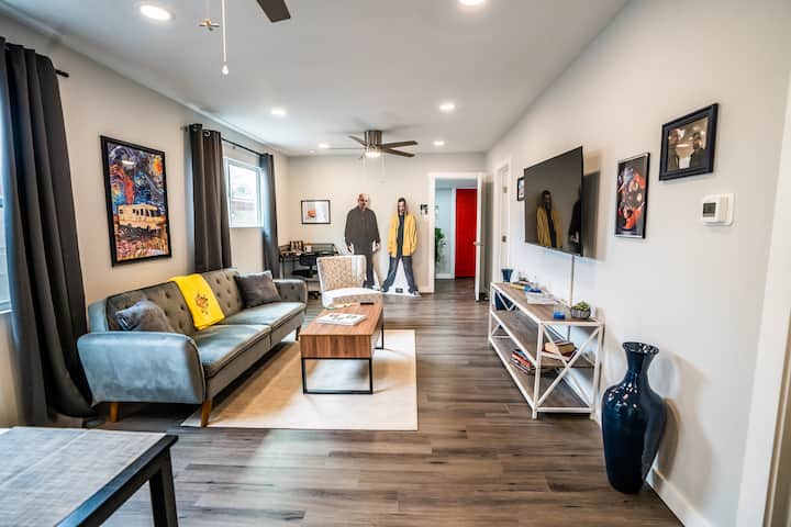 Casa Heisenberg, A Modern Domicile! - Albuquerque, NM