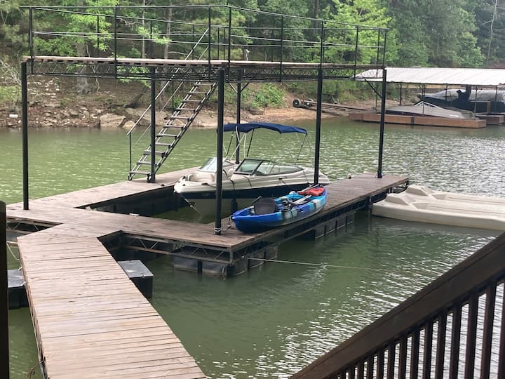 Crystal Lakefront Apartment - Cumming, GA