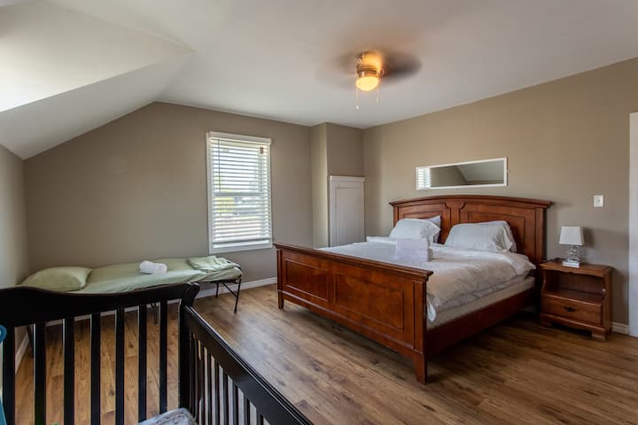 7br River Retreat | 10 Beds | Sleeps 16 | 20% Off - Prince Edward