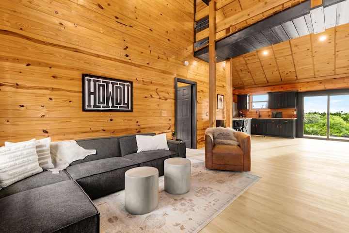Hill Country Luxury Cabin - Johnson City, TX