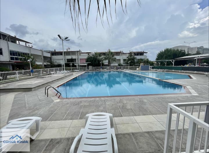 Havuzlu Villa 3 Oda Villa - Kuşadası