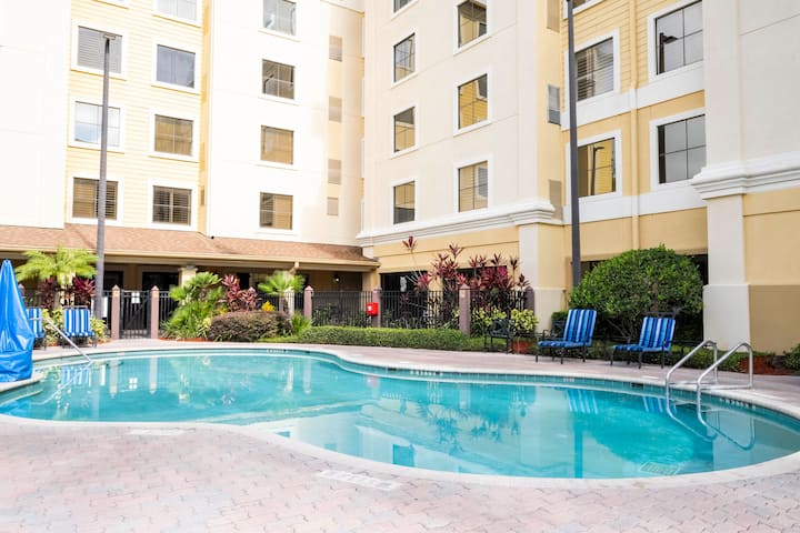 Condo Just By Universal Studios - Orlando, FL