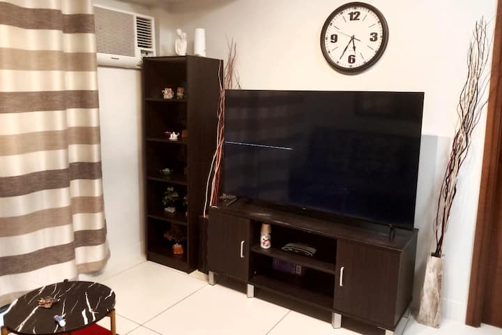 2br Condo Unit With Balcony At The Center Of Cebu - Cebu