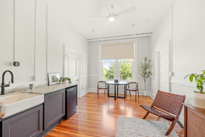 Grand Tour At The Mckey - Valdosta, GA