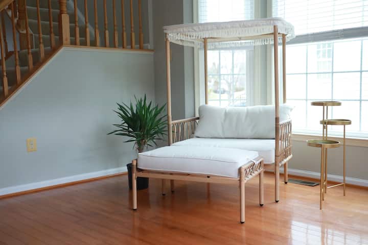 Spacious Townhome Close To Dc! - Woodbridge, VA