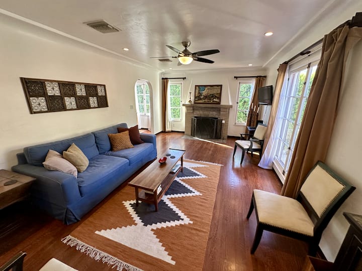 Charming Spanish Retreat With Enclosed Garden - Palm Springs, CA