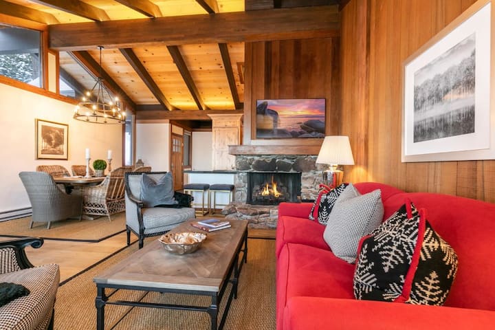 Exceptional 1 Bedroom Lakefront | Chinquapin 154 - Tahoe City, CA