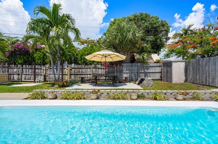 De Mena Estates (Heated Pool) - Boca Raton, FL