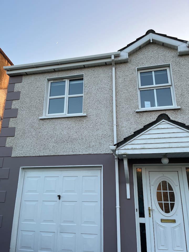 Three Rooms Available In A Townhouse - Letterkenny