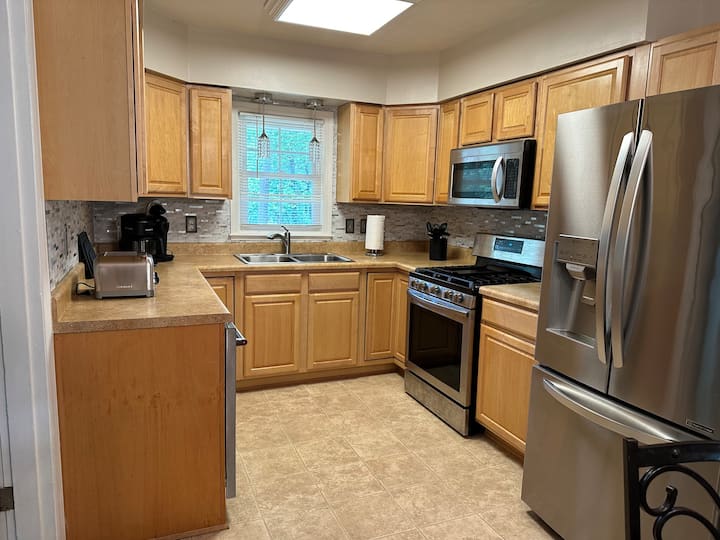 Wonderful & New 4bd 2 Bath Home! - Columbus