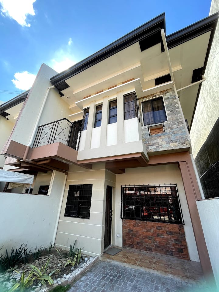 Astra Bella Apartment - Unit 4 - Dumaguete