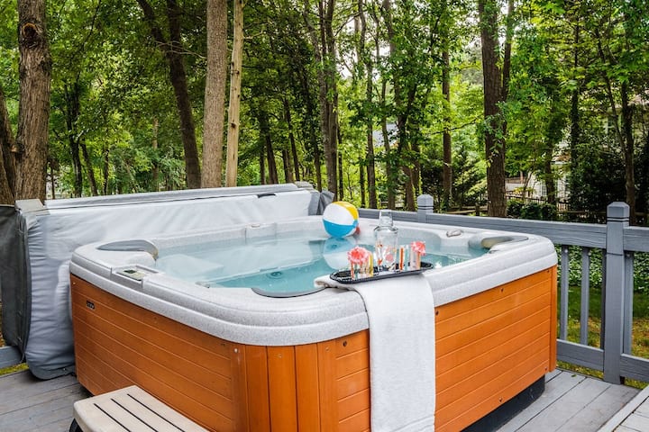 Hot Tub - Suburban - Comfy - 夏洛特