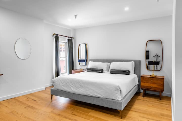 Heart Of Downtown|historic Hotel|king Bed - Bangor, ME