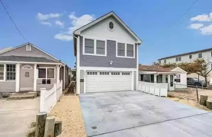 The Salt Life- 8 Bedroom 3 Bath - Seaside Heights, NJ