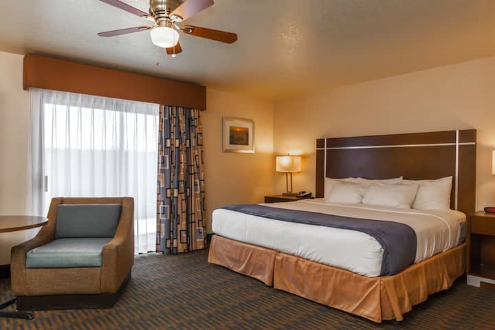 Coastal Breeze Inn - Morro Bay, CA