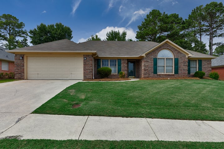 Corporate Rental,4bd. S Huntsville, Cul-de-sac - Huntsville, AL