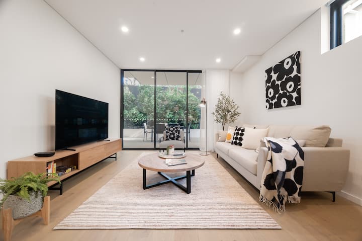 Sun Inspired Lux Apt With >160 Sqm Garden - North Sydney