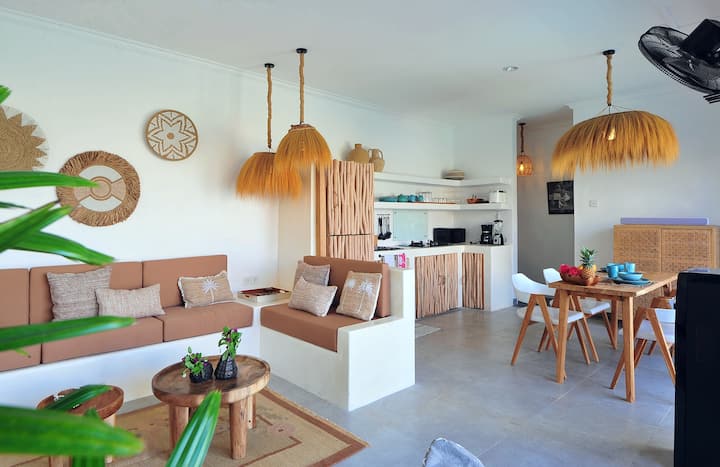 Enjoy Sunsets At Fully Equipped 2br Canggu Villa - Bali