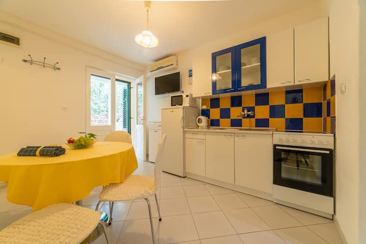 Apartments Dina - A2 - Bol