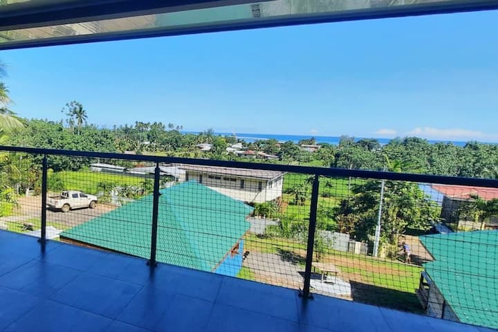 Fare Ariimoe à Teahupo'o, Vue Sur Le Spot De Surf. - Tahiti