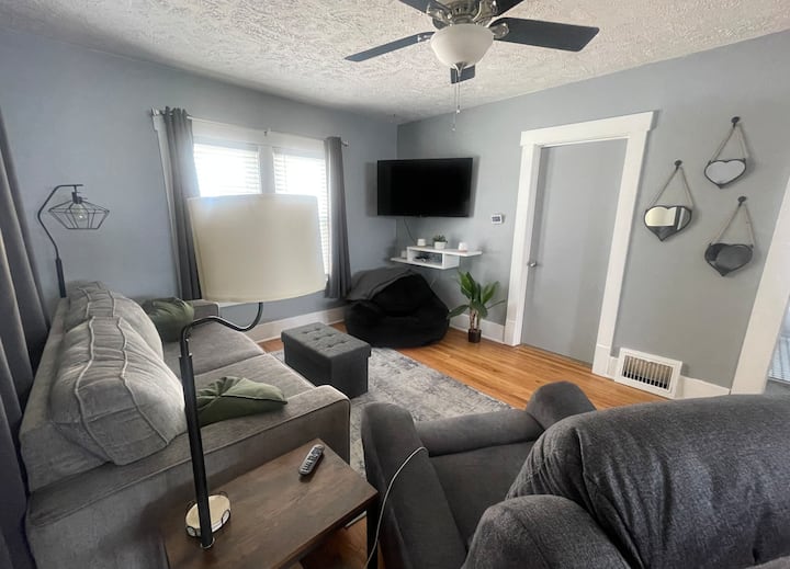 Perfect For Med Travelers Mins From Neb Med Center - Omaha, NE