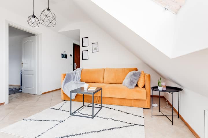 Cozy & Quiet Center Attic With Castle View - Vb - Prague