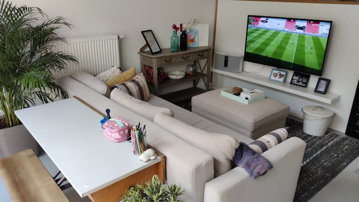 Kevin's Bed & Breakfast - Boom