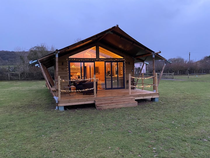 "Grenadier" A Spacious Lodge Overlooking Orchards. - Cheddar