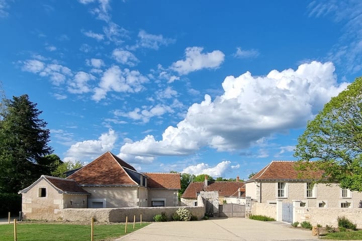 Privatisation Du Domaine Des Cyclamens - Loches
