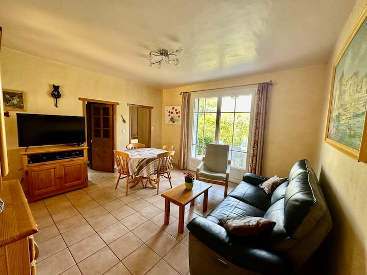 Paisible Maison Avec Piscine - Valbonne