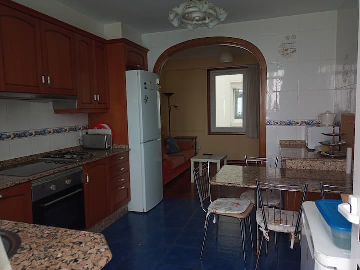 Perpetuo Socorro, Amplio Piso Zona Cuatro Caminos - Cambre