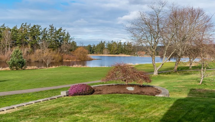 Newley Remodeled On Golf Course - Coupeville, WA