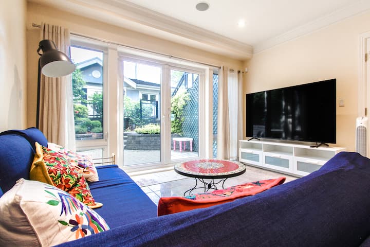 Spacious 2br Suite - Sleeps 6 | Private Garden - Vancouver
