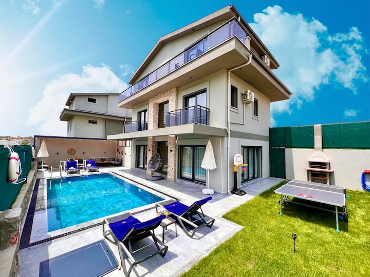 Fethiye Merkez E Yakın 4 Yatk Odalı Jakuzili Villa - Ovacık