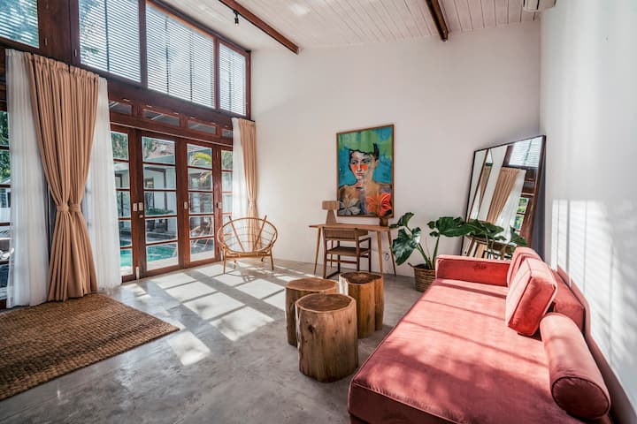 Spacious Cozy Room In Batu Belig | Coworking Space -