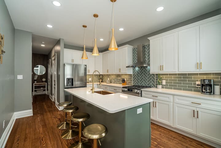 Renovated 3 Bed Home - Hot Tub. - St. Louis, MO