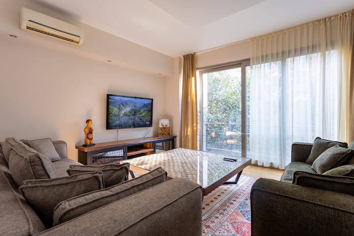 Galata Gardens : 2br 1ba | Central | Quiet | New - Beyoğlu
