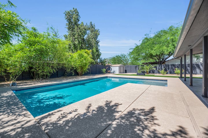 Pool Home In Glendale,az - Glendale