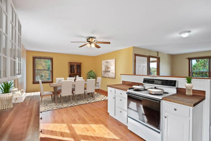 East Haddam Country Loft - Colchester, CT
