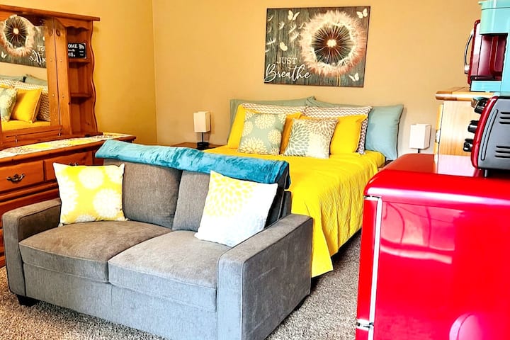 Master Suite W/ Private Entry & Bath - Fort Worth, TX