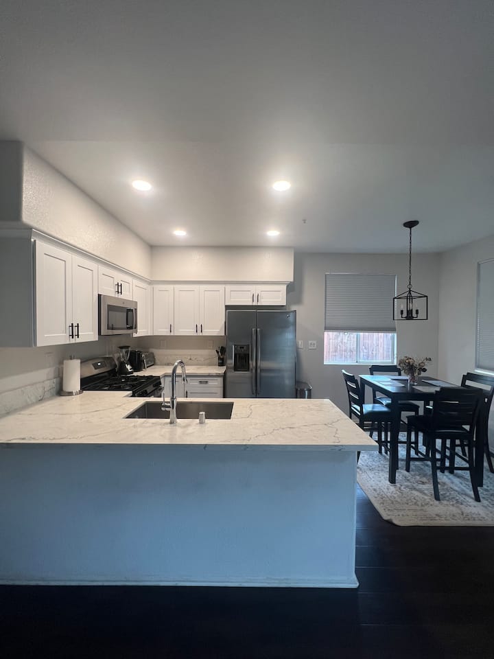 A Place To Stay - Oxnard, CA