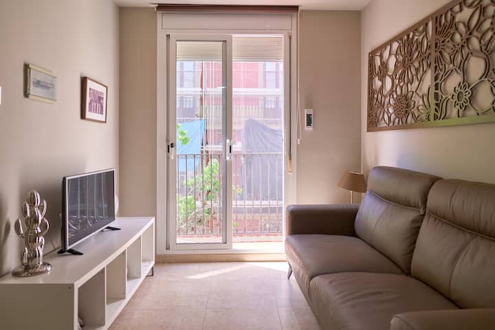 Beautiful Apartment Close To Plaza España - Esplugues de Llobregat