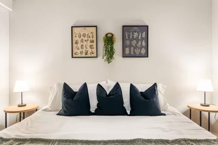 2-bedroom In City Club | Pool & Sky Lounge Access - Cold Spring, KY