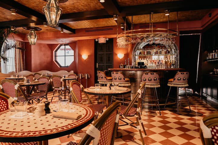 Premium King Stay | Ada-compliant, Free Wifi - South Beach, FL