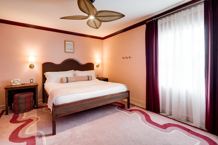 Stunning Ada King Room, Miami Beach, Pool - South Beach, FL