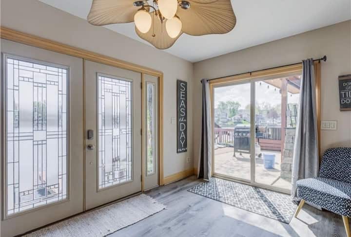 Updated Lakefront Home On Portage Lakes - Portage Lakes, OH