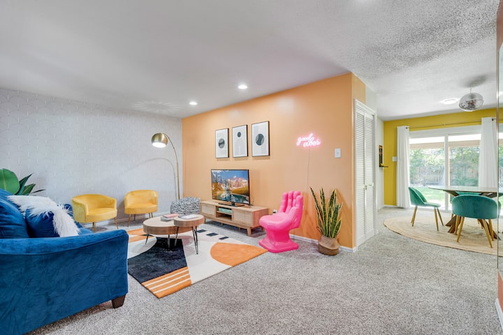 The Denver Colorhaus  Vibrant Urban Stay - Denver