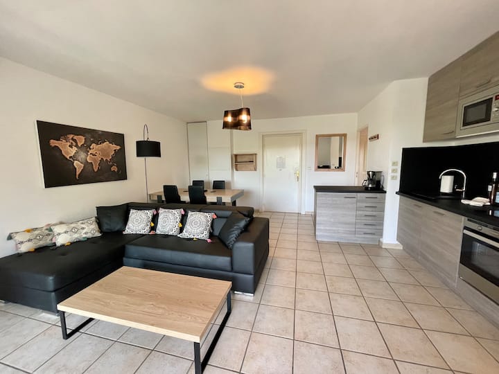 Modern 2 Bed Apt With Pool. - Grimaud