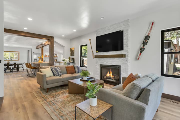 Newly Built Cabin Walk To Lake With New Hot Tub! - Kings Beach, CA