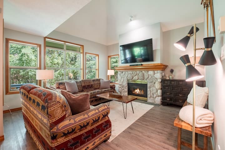 Close To Blackcomb Skiing | Private Hot Tub | Bbq - Whistler